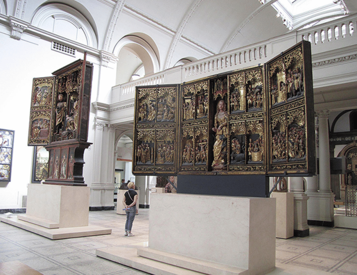 How To Manage Collections At a Museum